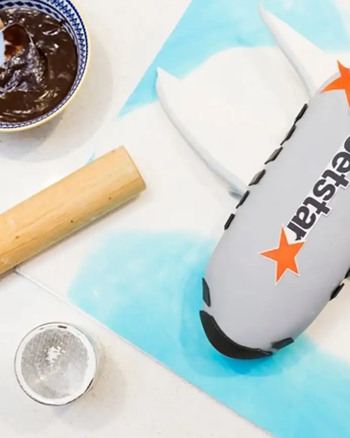 How to make an aeroplane cake! | Jetstar