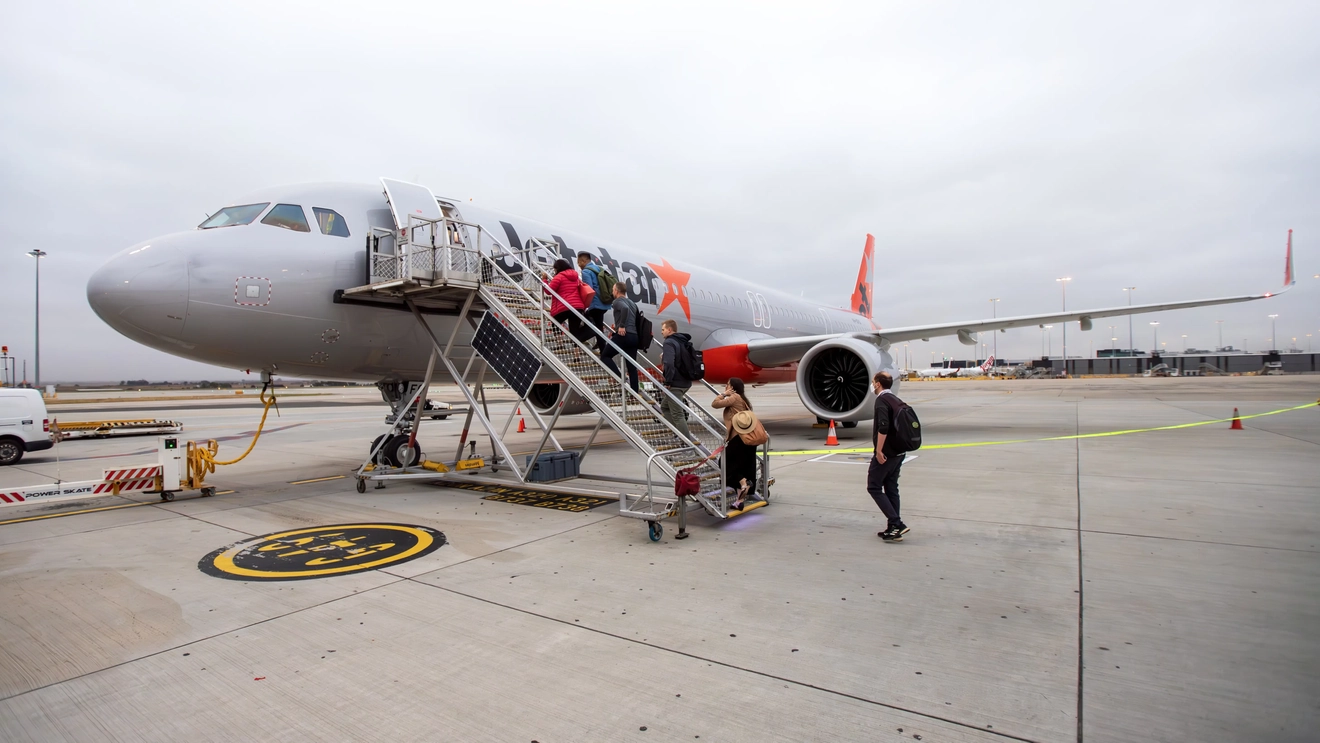 How to board and disembark your flight | Jetstar